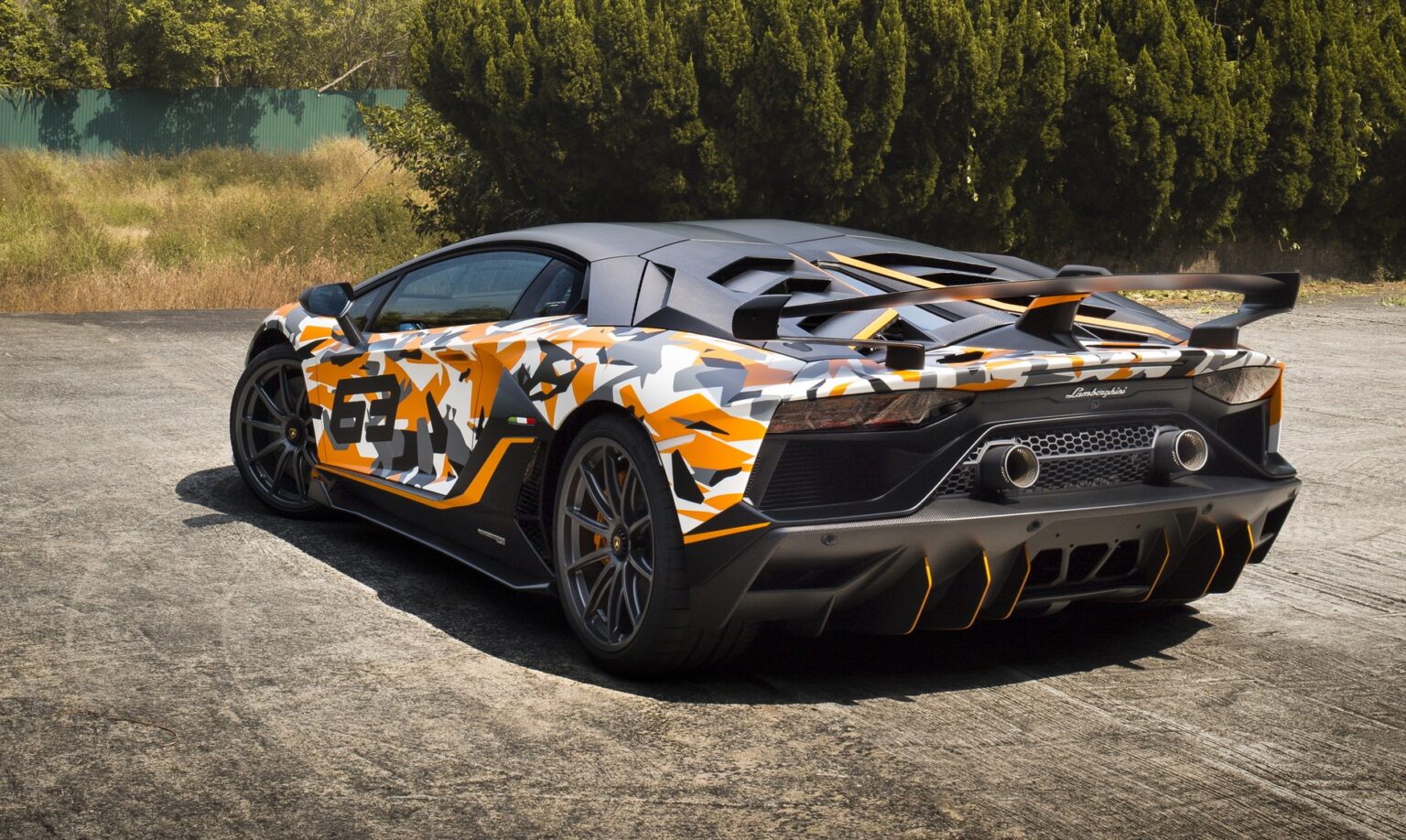 Aventador SVJ 63 z kamuflażem upamiętniającym rekord Nordschleife