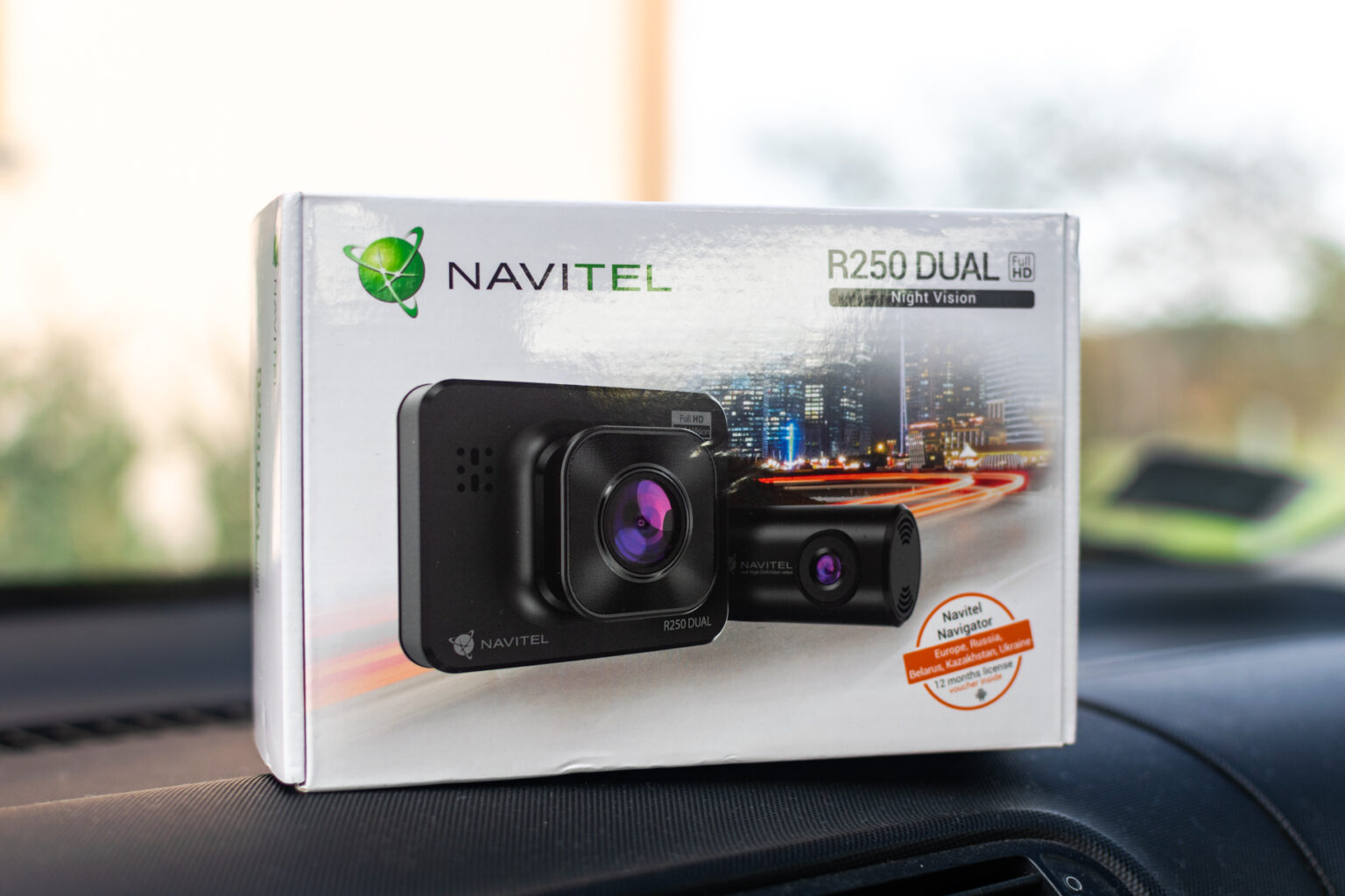 Navitel R250 Dual - dobry wideorejestrator do miasta za 250 zł
