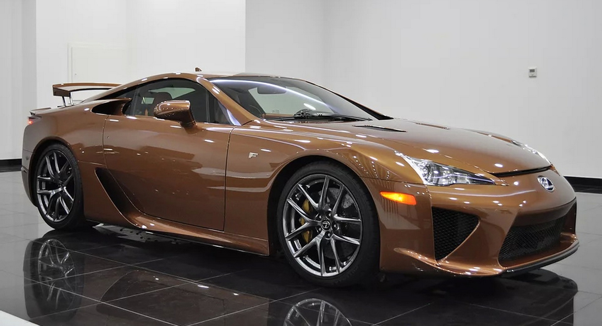 Nowy Lexus LFA może być Twój za jedyne dwa i pół miliona złotych