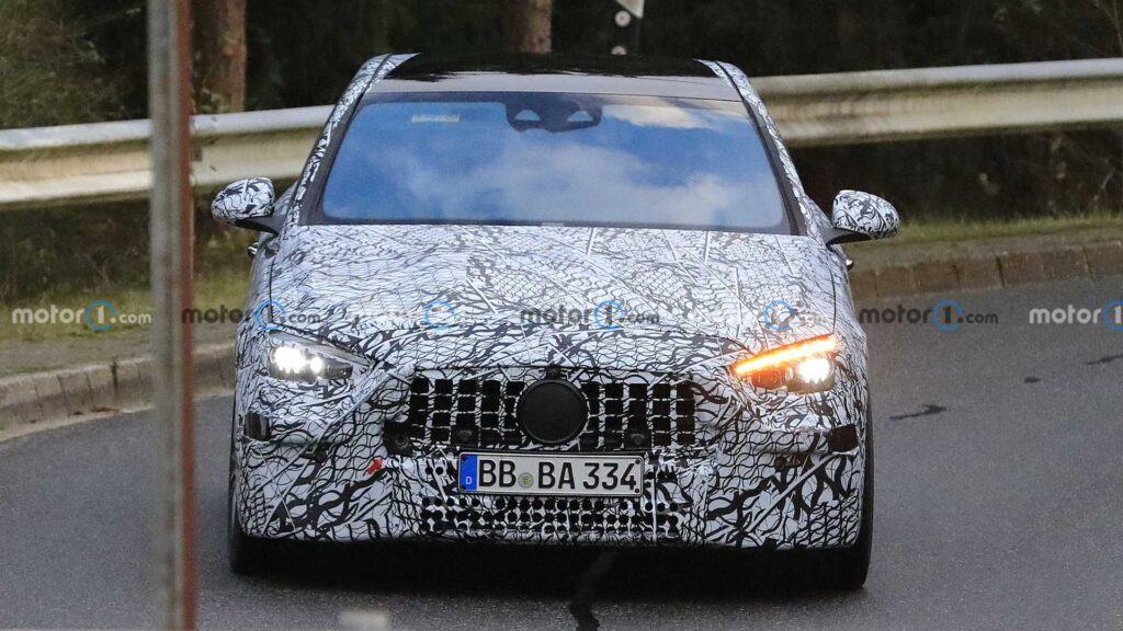 Mercedes C45 planowany jako model zastępujący C43 - będzie hybryda