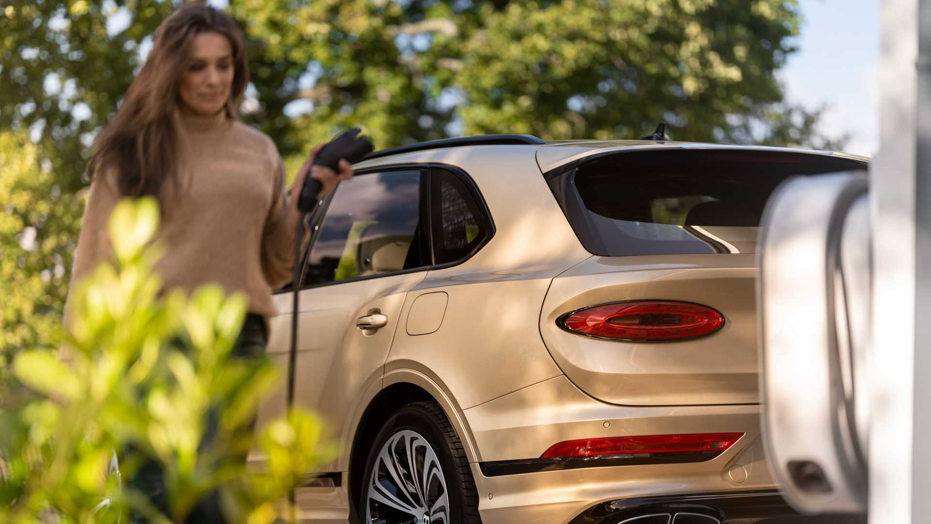 Pierwszy elektryczny samochód firmy Bentley zapowiedziany na 2025 rok