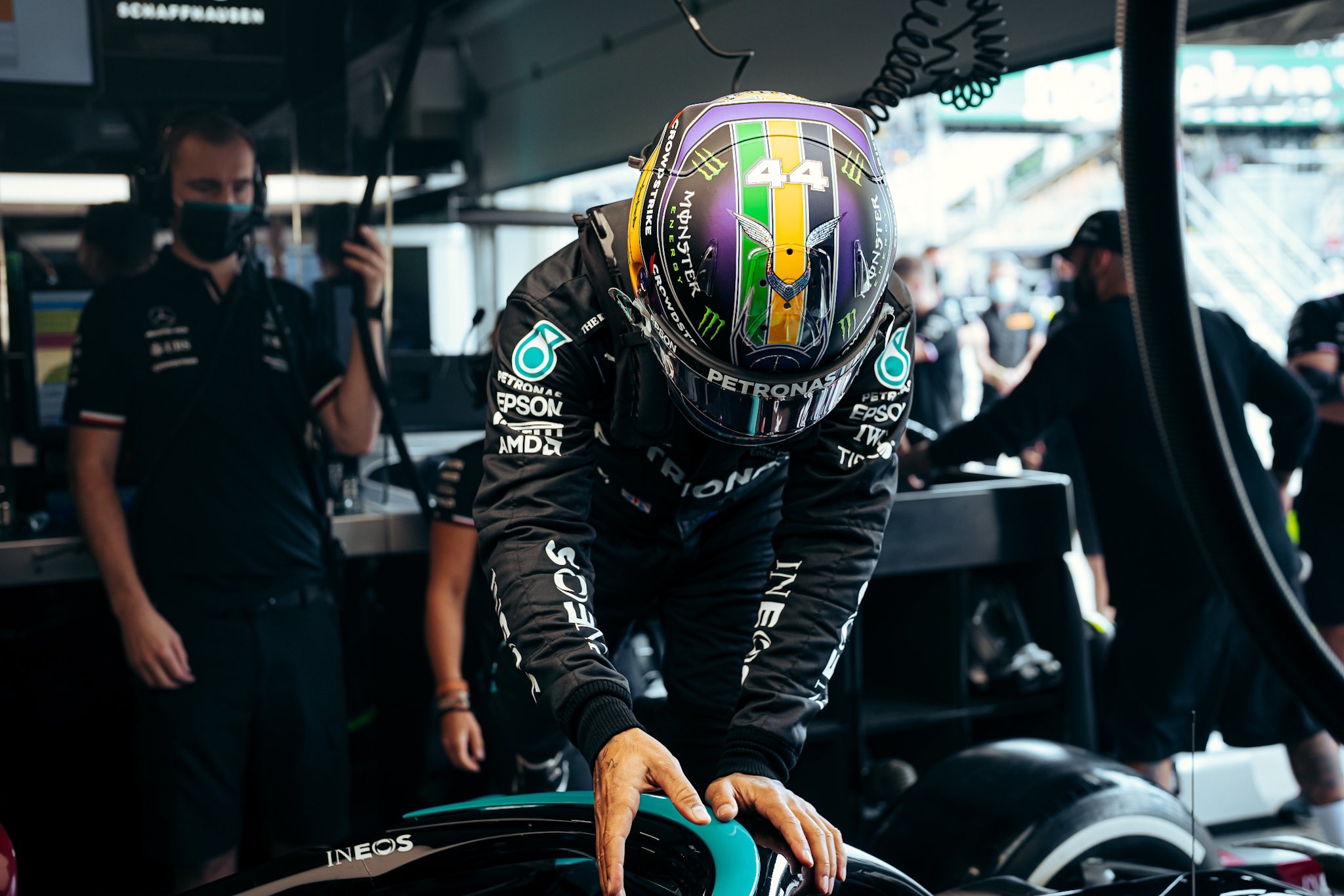 Grand Prix Sao Paulo: Hamilton na czele piątkowej sesji treningowej