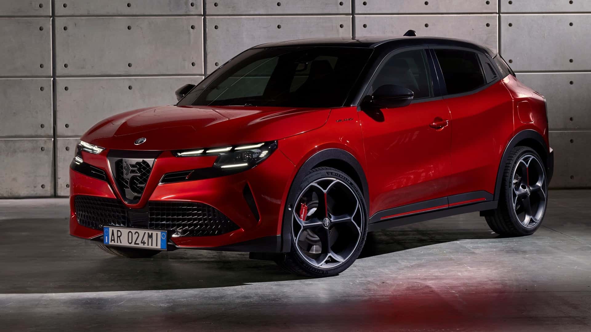Alfa Romeo Milano debiutuje - rewolucja stylistyczna - Wokół Motoryzacji Alfa Romeo Milano debiutuje - rewolucja stylistyczna - Wokół Motoryzacji